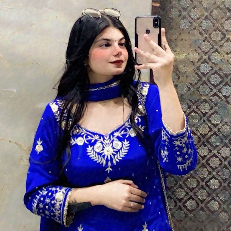 ~ਆਸਮੀ ਅਹੂਜਾ🍂 (@its.aasmi) | Snapchat Stories, Spotlight & Lenses