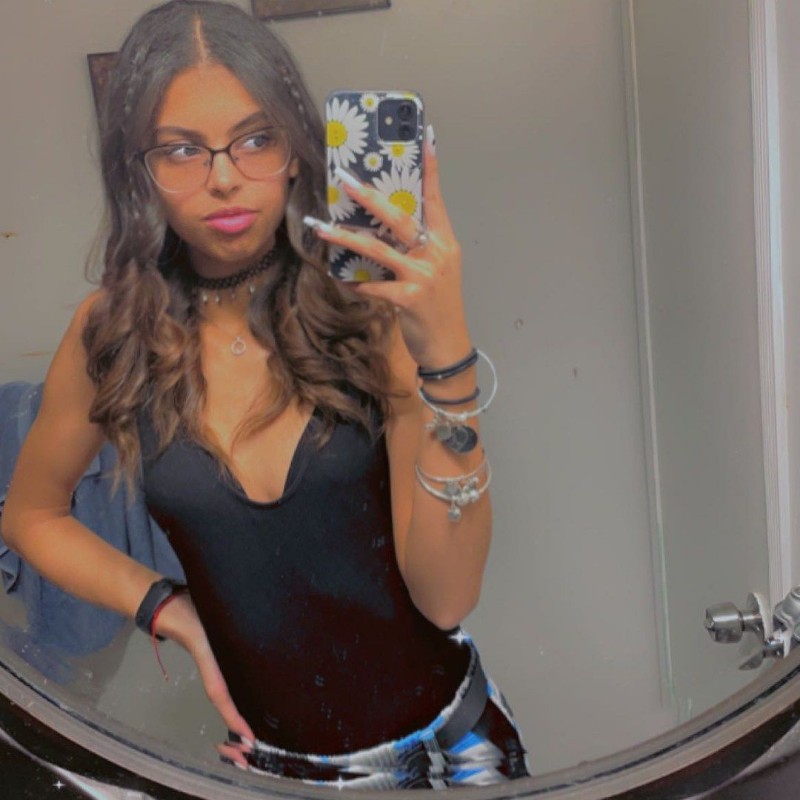 Alyssa🌺 (@its.alyssax07) | Snapchat Stories, Spotlight & Lenses