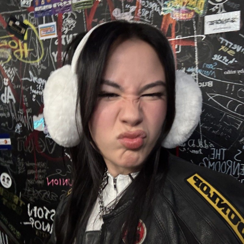 Emei (@its.emei) | Snapchat Stories, Spotlight & Lenses