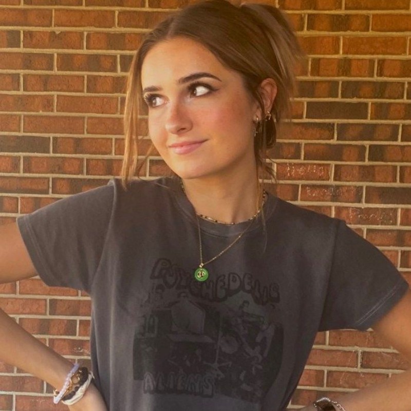 lenka (@its.lenka) | Snapchat Stories, Spotlight & Lenses