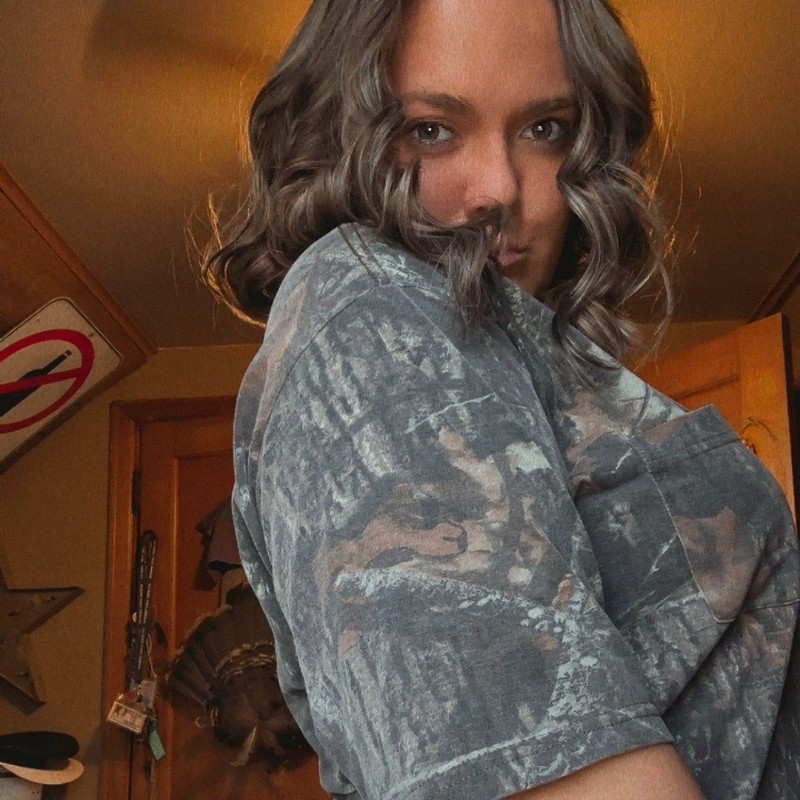 Cheyenne Heffner (@itschey1234) | Snapchat Stories, Spotlight & Lenses