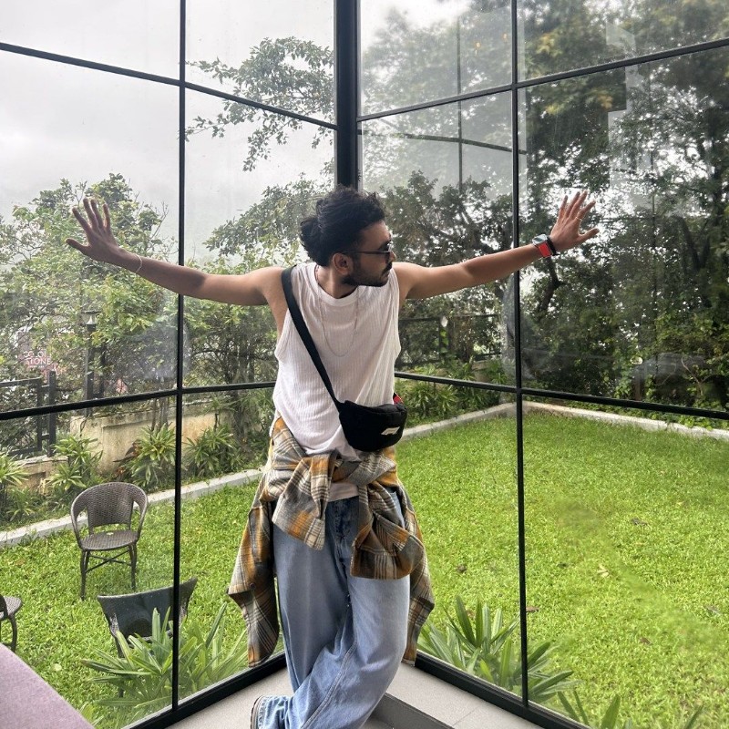 DEV Thakkar (@itsdevthakkar) | Snapchat Stories, Spotlight & Lenses