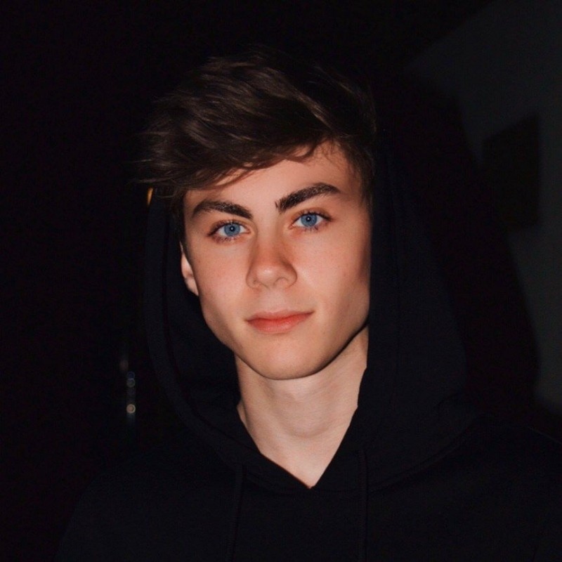 Kyle Stewart (@itskylestewart) | Snapchat Stories, Spotlight & Lenses