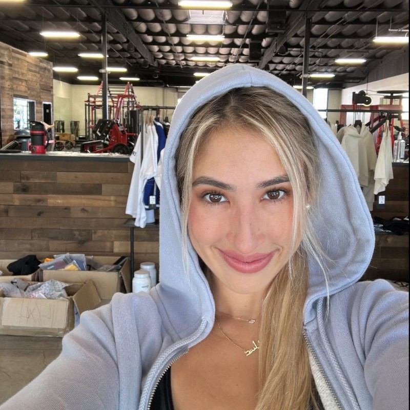 mel gracee (@itsmelgracee) | Snapchat Stories, Spotlight & Lenses