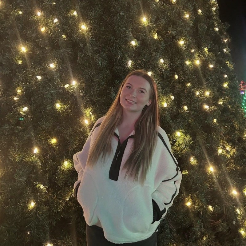 Riley Wright (@itsrileybug) | Snapchat Stories, Spotlight & Lenses