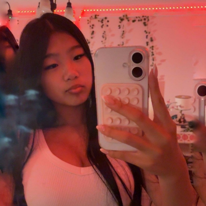 vicky (@itsvickyli) | Snapchat Stories, Spotlight & Lenses