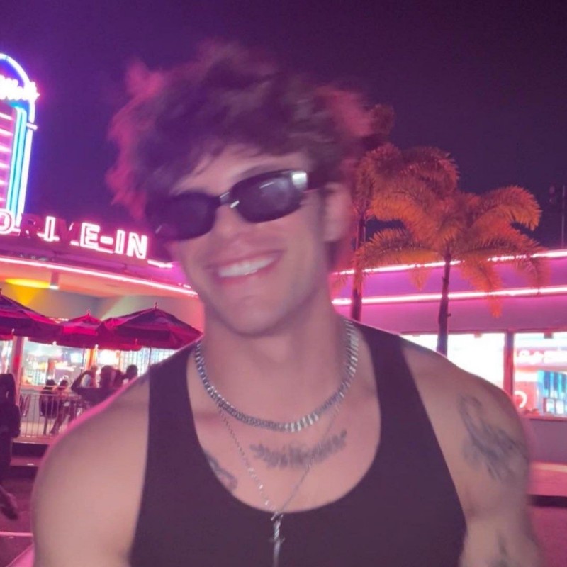 Victor (@itsvictorxxx) | Snapchat Stories, Spotlight & Lenses