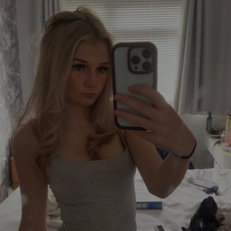 izzy (@izzy_duffyx) | Snapchat Stories, Spotlight & Lenses