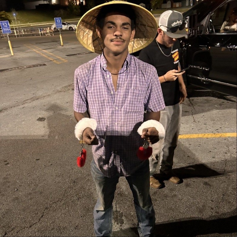 𝓔𝓵𝔂 𝓙𝓪𝓬𝓴𝓼𝓸𝓷 (@jacksonfarms04) | Snapchat Stories, Spotlight & Lenses