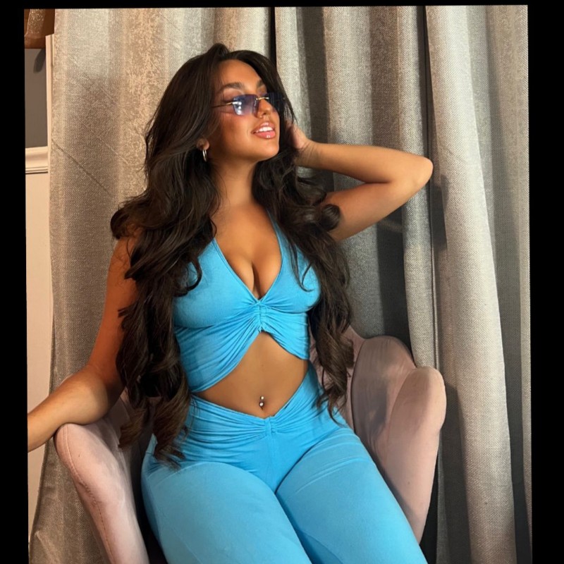 Jade (@jadeishere8) | Snapchat Stories, Spotlight & Lenses