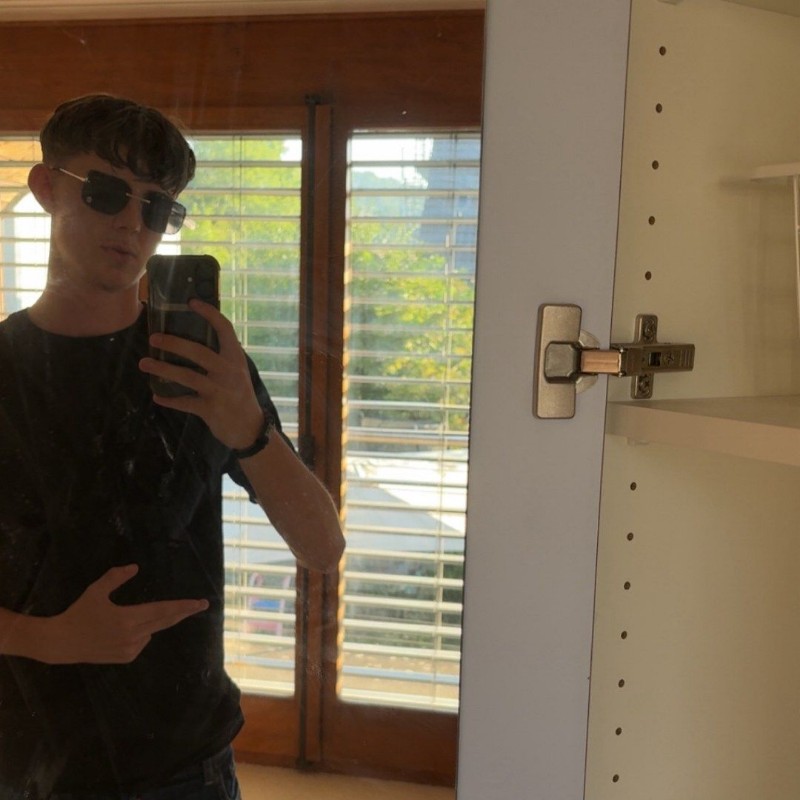 j.zrh (@jason.0892) | Snapchat Stories, Spotlight & Lenses