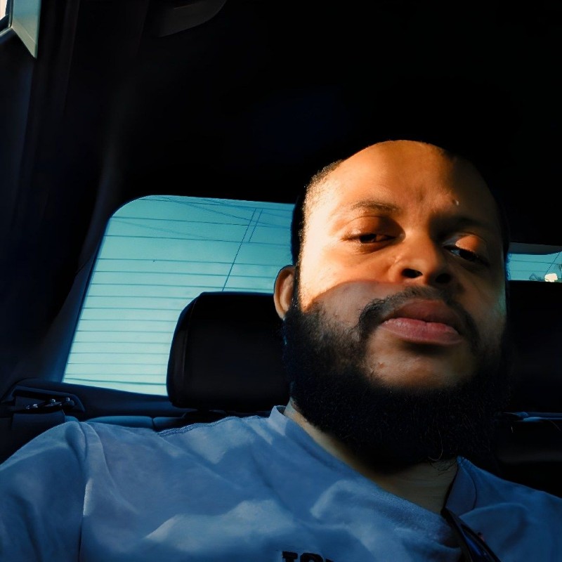 Jay Jacuzzi(@jayjacuzzi) | เรื่องราว Snapchat ตลอดจน Spotlight และเลนส์