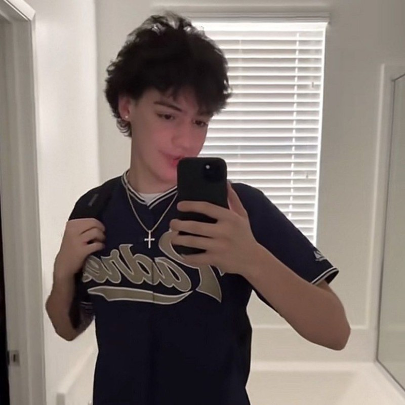 jb (@jb_rzx) | Snapchat Stories, Spotlight & Lenses