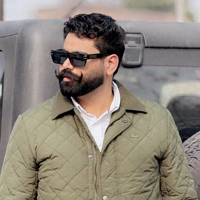 Dr.Jassi Deosi (@jdeosi4) | Snapchat-Stories, Spotlight och linser