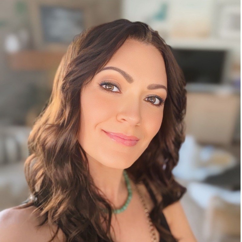 Jen Lugo (@jen.lugo) | Snapchat Stories, Spotlight & Lenses