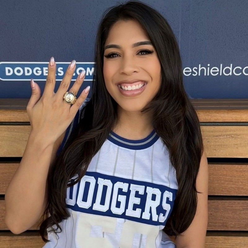 Jen DeLeon (@jendeleon) | Snapchat Stories, Spotlight & Lenses