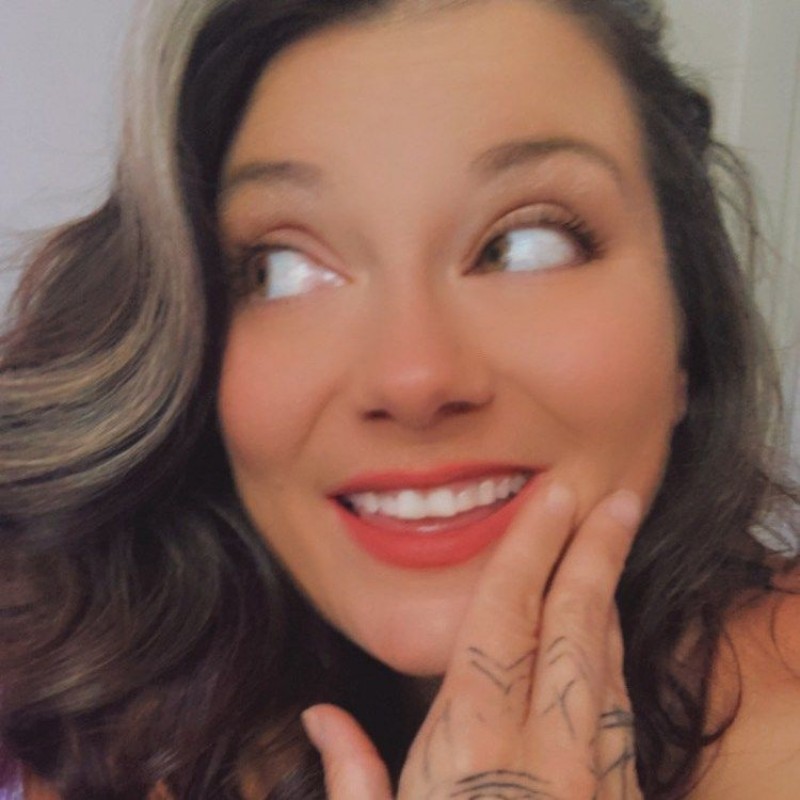 Stunted Swan (@jengoesoutside) | Snapchat Stories, Spotlight & Lenses