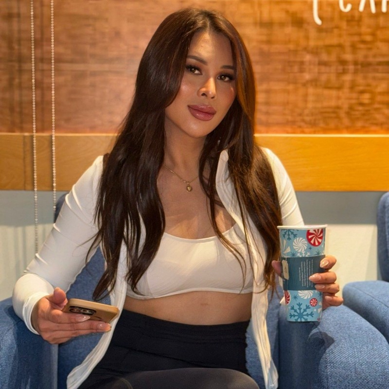 JenMark.DXB (@jenmark.dxb) | Snapchat Stories, Spotlight & Lenses