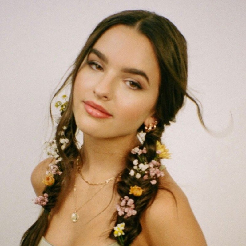 jenna raine (@jennarainemusic) | Snapchat Stories, Spotlight & Lenses