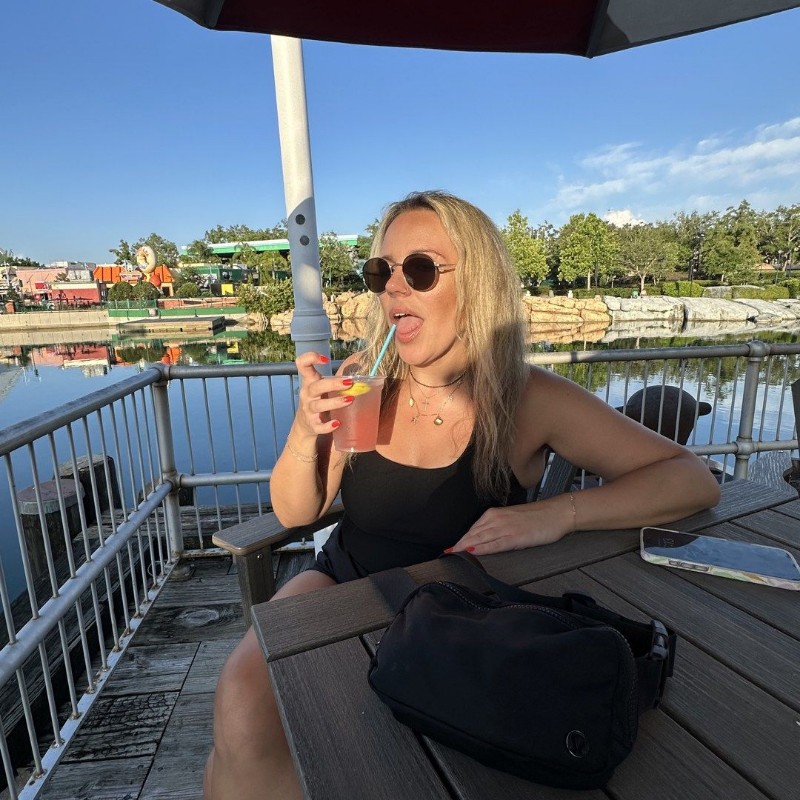 Jen (@jennashea) | Snapchat Stories, Spotlight & Lenses