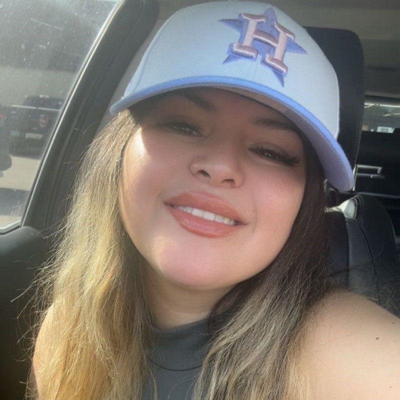 Jenn (@jennimarieortiz) | Snapchat Stories, Spotlight & Lenses