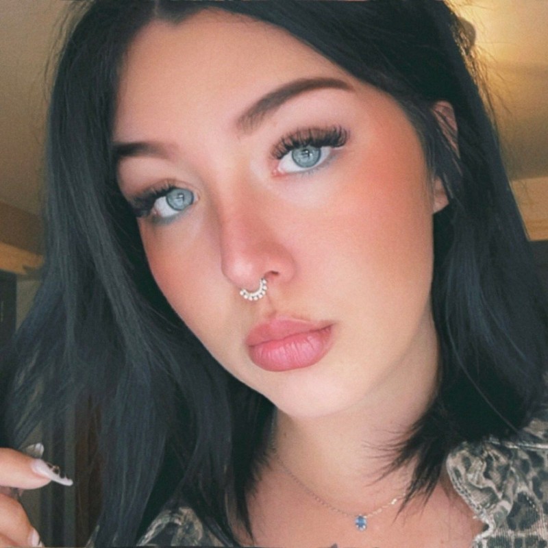Jess_68 (@jess.am17) | Snapchat Stories, Spotlight & Lenses
