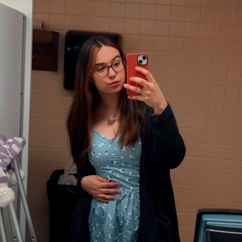 Jess Salois (@jess_salois) | Snapchat Stories, Spotlight & Lenses