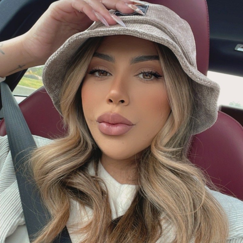 Jessica Awadis (@jessicaawadis) | Snapchat Stories, Spotlight & Lenses