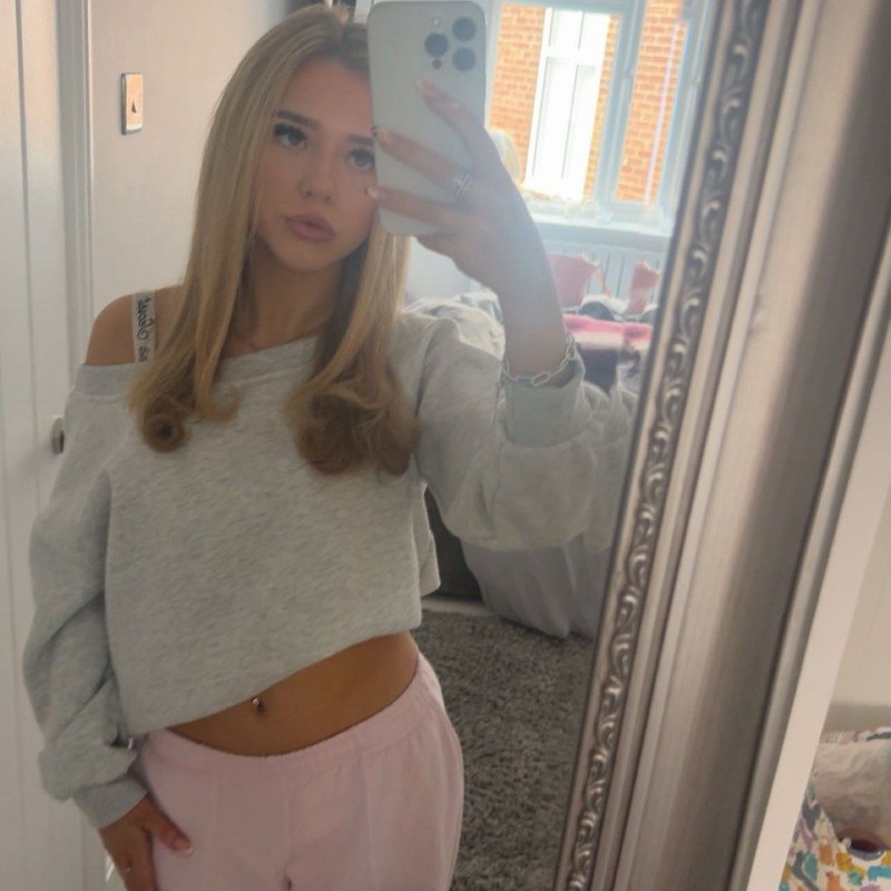 jess wheeler x (@jessie-carly) | Snapchat Stories, Spotlight & Lenses