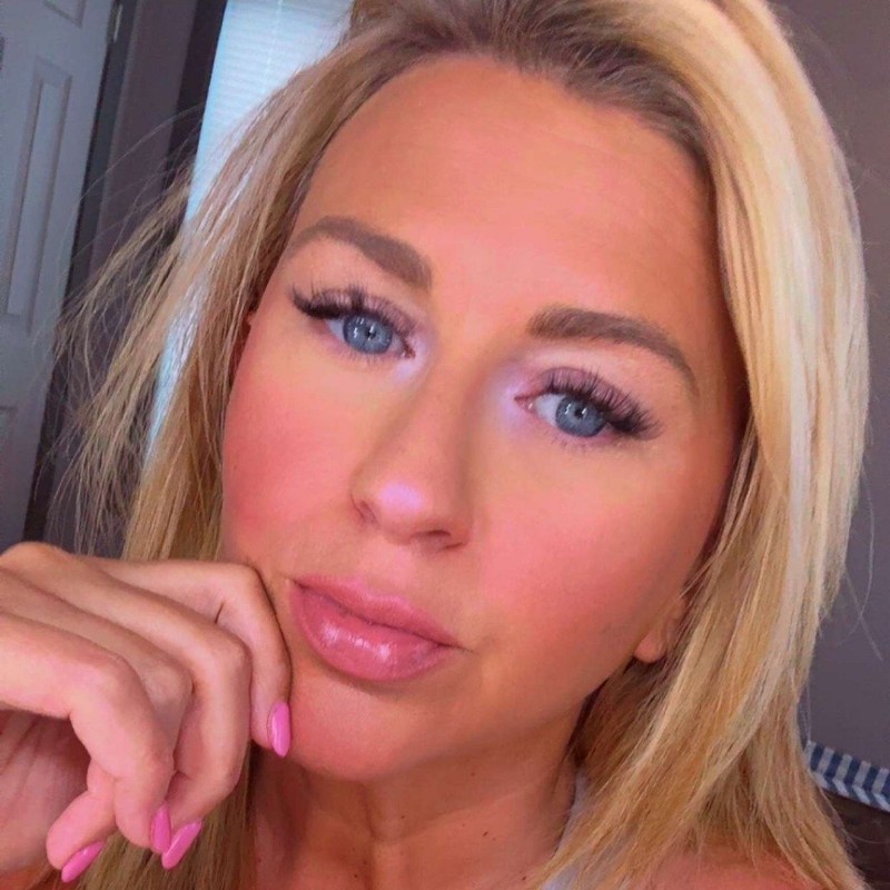 Jennifer Prock (@jlprock) | Snapchat Stories, Spotlight & Lenses