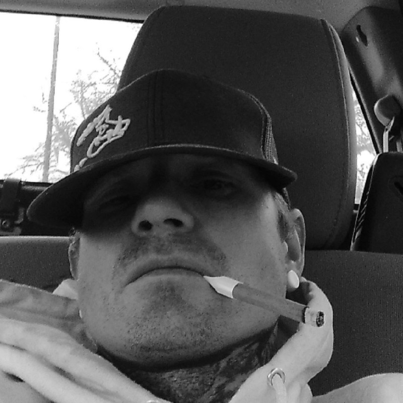 Johnny Mac Brownjmacbooboo เรื่องราว Snapchat ตลอดจน Spotlight และเลนส์