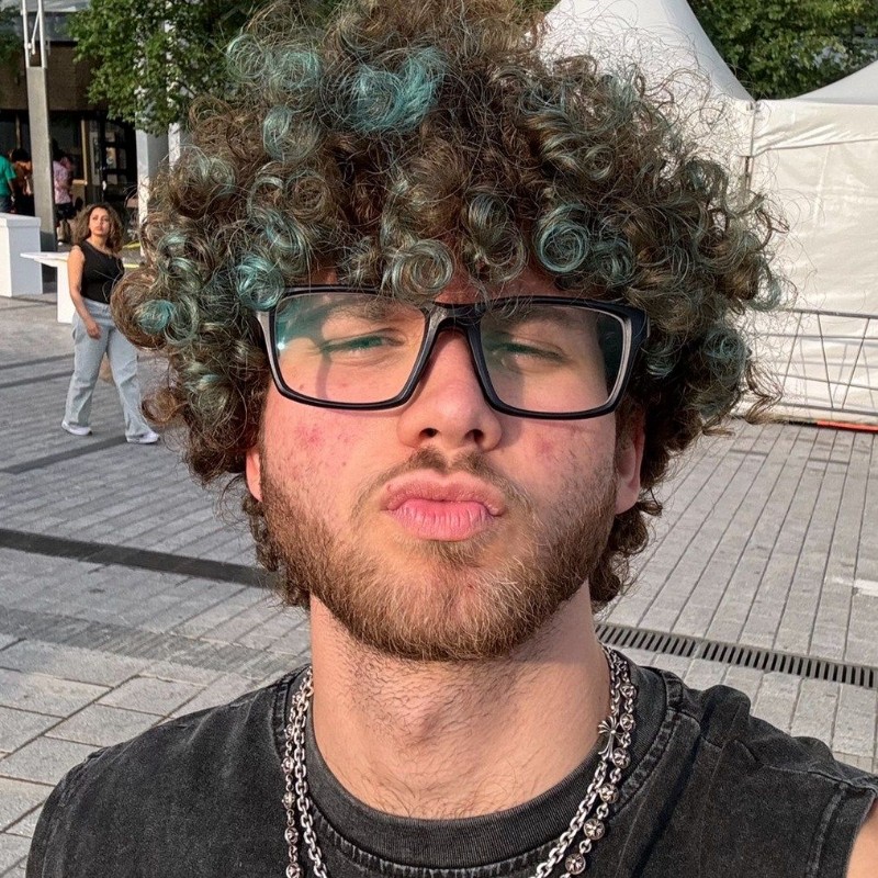 Julian Elchakieh (@jmancurlygang) | Snapchat Stories, Spotlight & Lenses