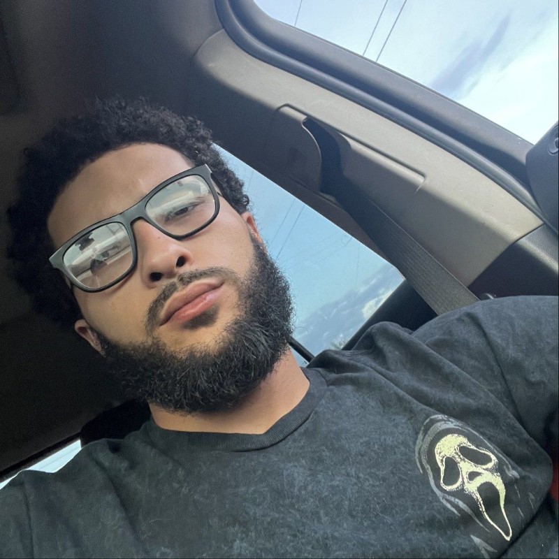 John Burnett (@johnburnett8229) | Snapchat Stories, Spotlight & Lenses