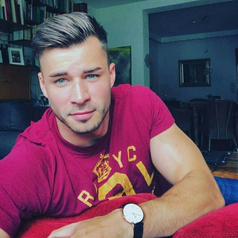 Johnson (@johnson20253887) | Snapchat Stories, Spotlight and Lenses