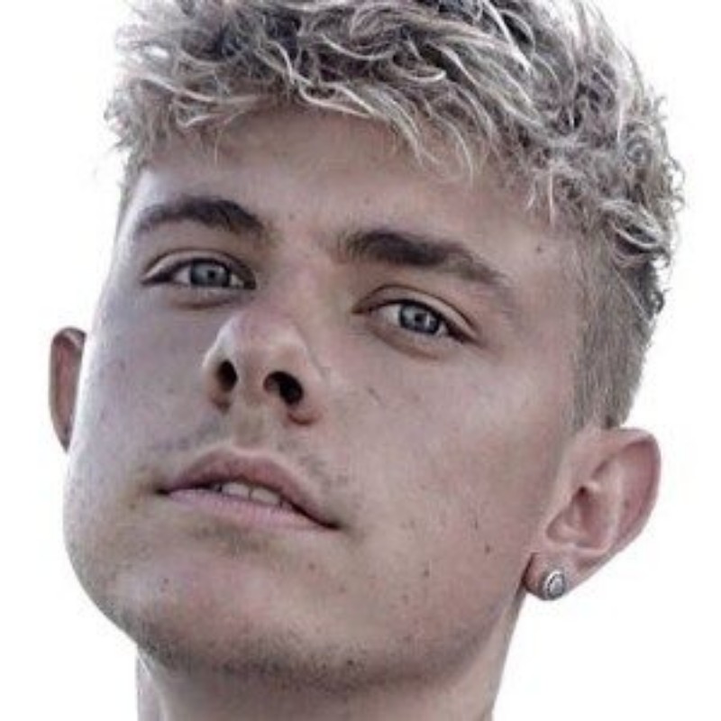 Jonas fun (@jonesfus23) | Snapchat Stories, Spotlight & Lenses