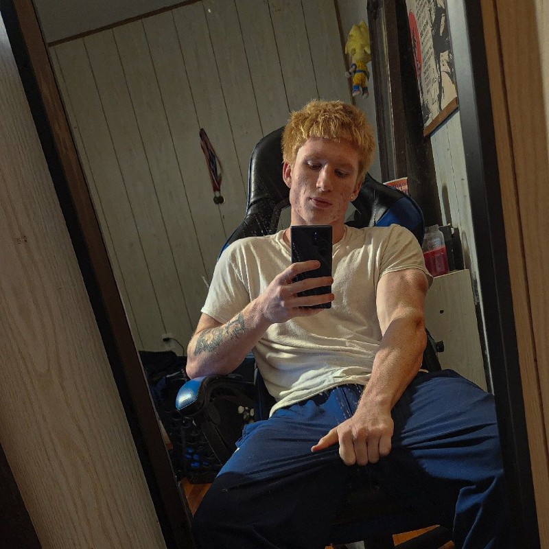 Jordan Barton (@jordanbarto4190) | Snapchat-Stories, Spotlight och linser