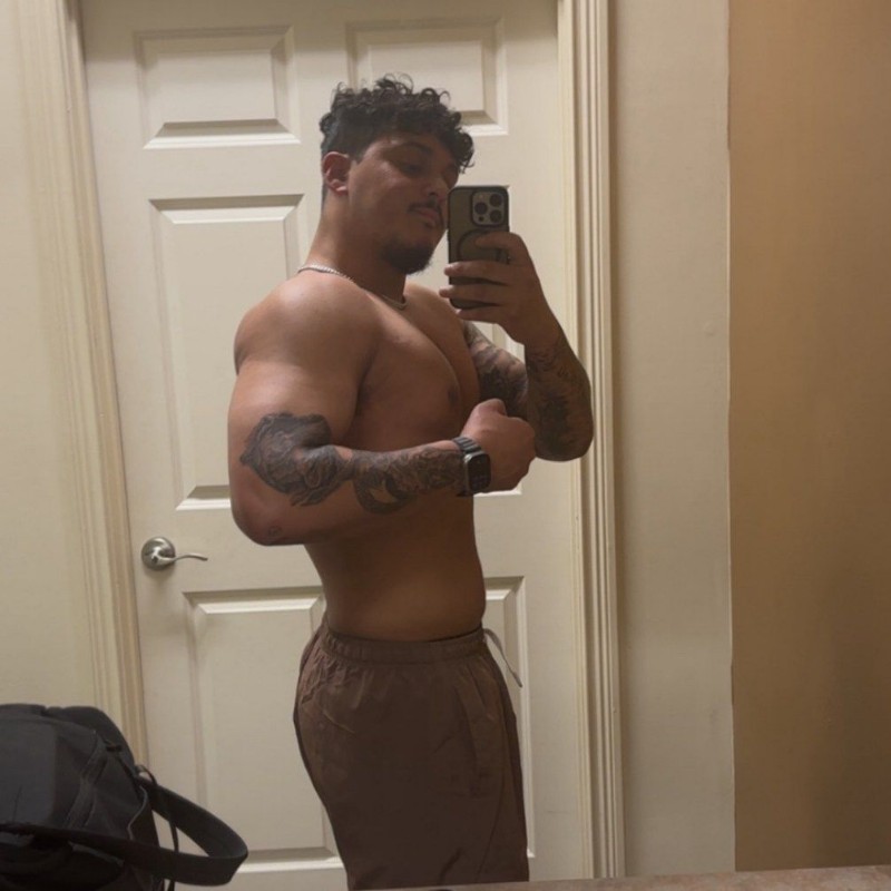 Jovan👟💜 (@jovan-torres) | Snapchat Stories, Spotlight & Lenses