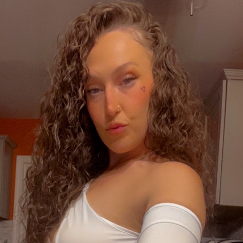 Pickle Juice (@juicyfruit860) | Snapchat Stories, Spotlight & Lenses