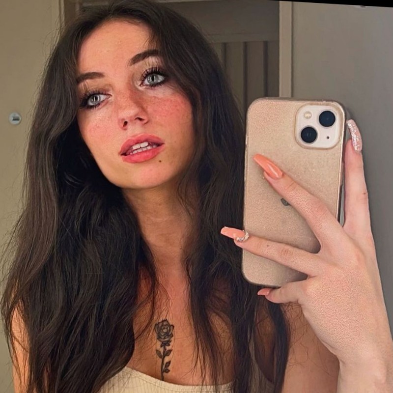 Juliette (@jules.love343) | Snapchat Stories, Spotlight & Lenses