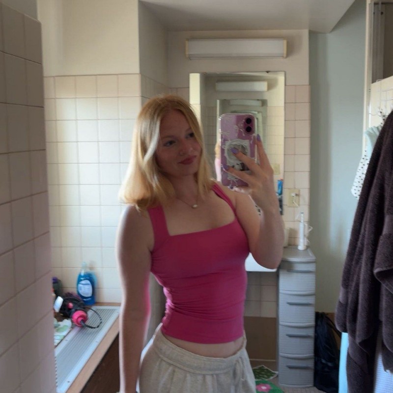 jules fransen (@julesfransec) | Snapchat Stories, Spotlight & Lenses