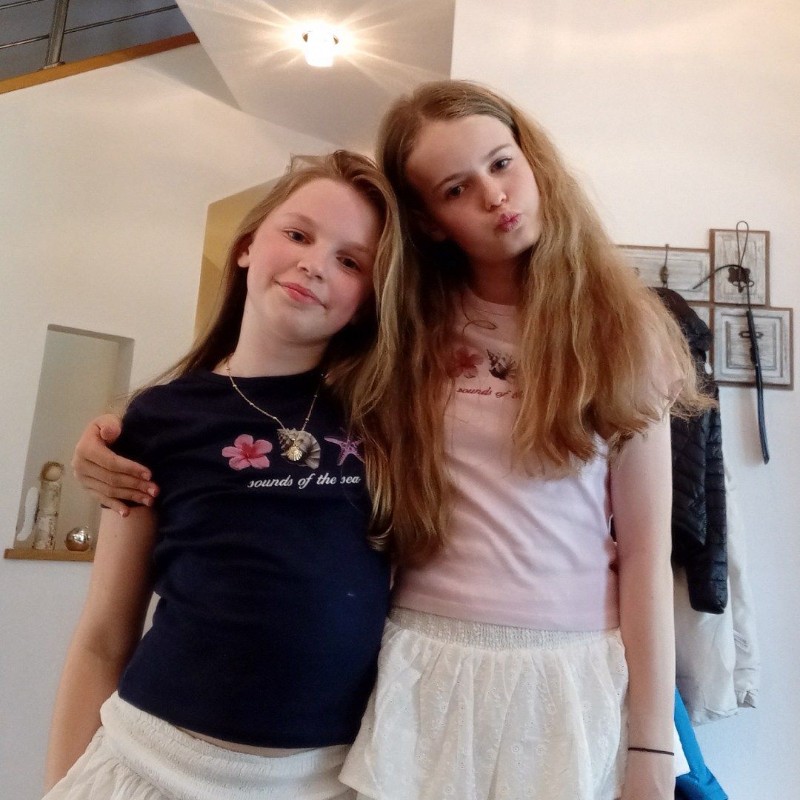 𝐉𝐮𝐥𝐢𝐚 & 𝐋𝐞𝐧𝐚 𐙚 (@juliaaxlenaa) | Snapchat Stories, Spotlight & Lenses