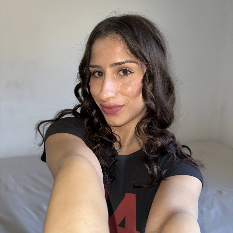 Julia Gratton (@juliagratton1) | Snapchat Stories, Spotlight & Lenses