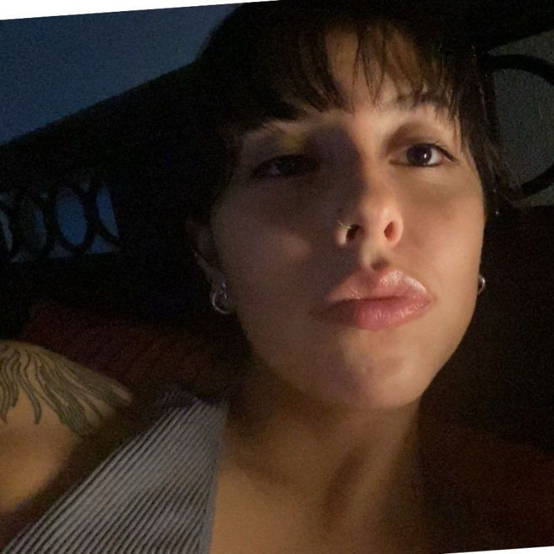 Julia Little(@julialittle19) | เรื่องราว Snapchat ตลอดจน Spotlight และเลนส์