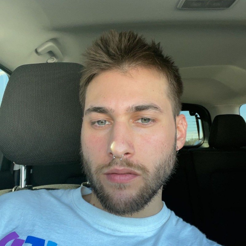 julian 🌙 (@julianjames12) | Snapchat Stories, Spotlight & Lenses