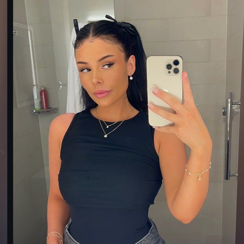 Julia Scott (@juliascottyy) | Snapchat Stories, Spotlight & Lenses