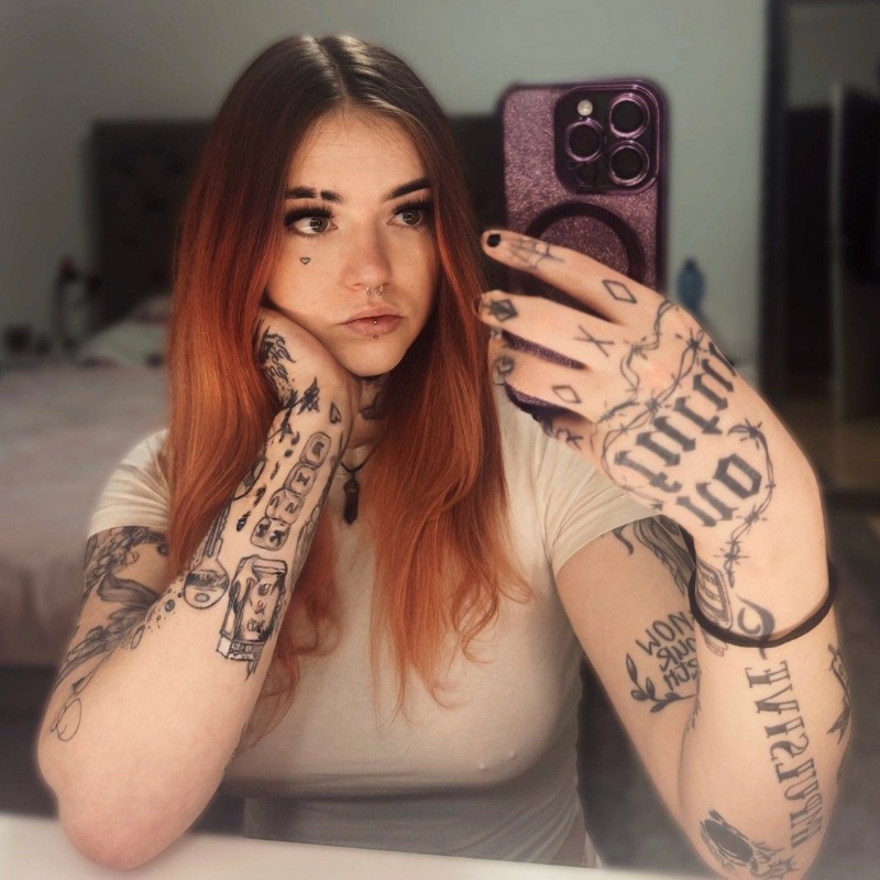 Justine 💋 (@justine_tfs) | Snapchat Stories, Spotlight & Lenses