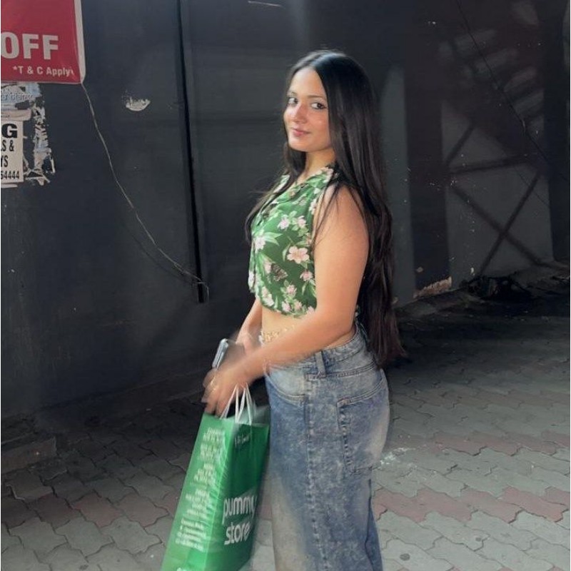 Kanika (@kanikaaguleriaa) | Snapchat Stories, Spotlight & Lenses