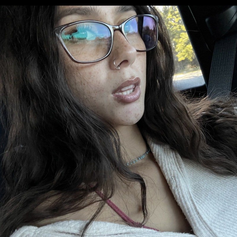 Kate (@kate_riveraa) | Snapchat Stories, Spotlight & Lenses