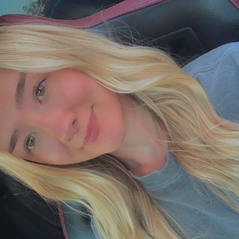 Kate (@kateekinneyy) | Snapchat Stories, Spotlight & Lenses