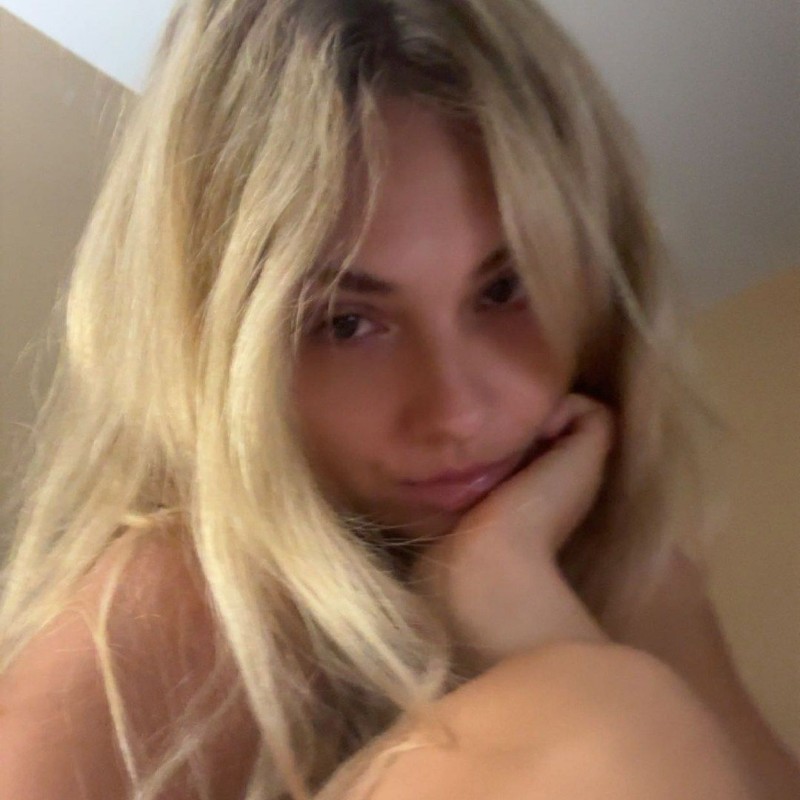 Kate (@katemsho) | Snapchat Stories, Spotlight & Lenses